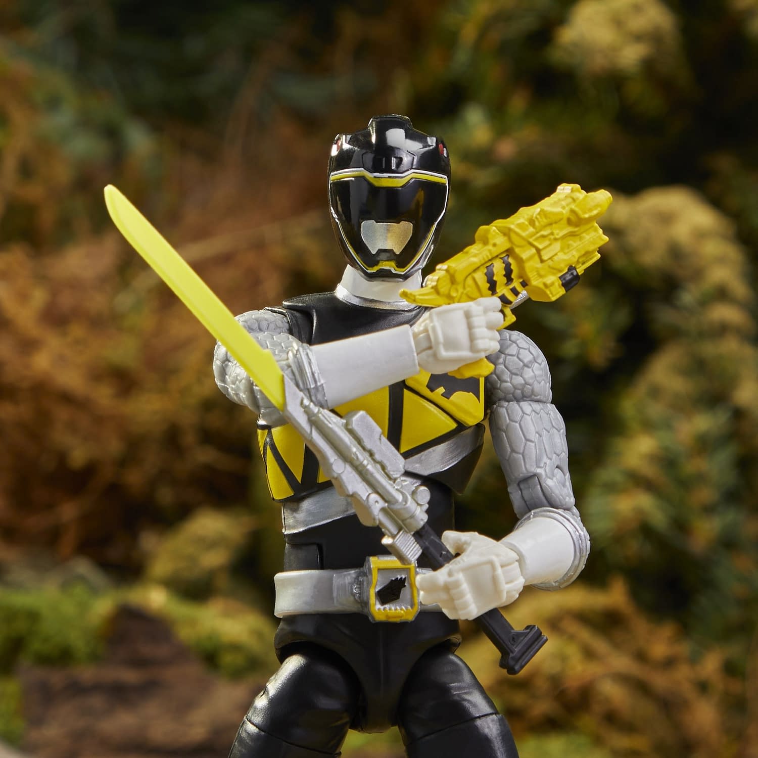 Power Rangers Dino Charge Black Ranger Lightning Collection Fig Debuts