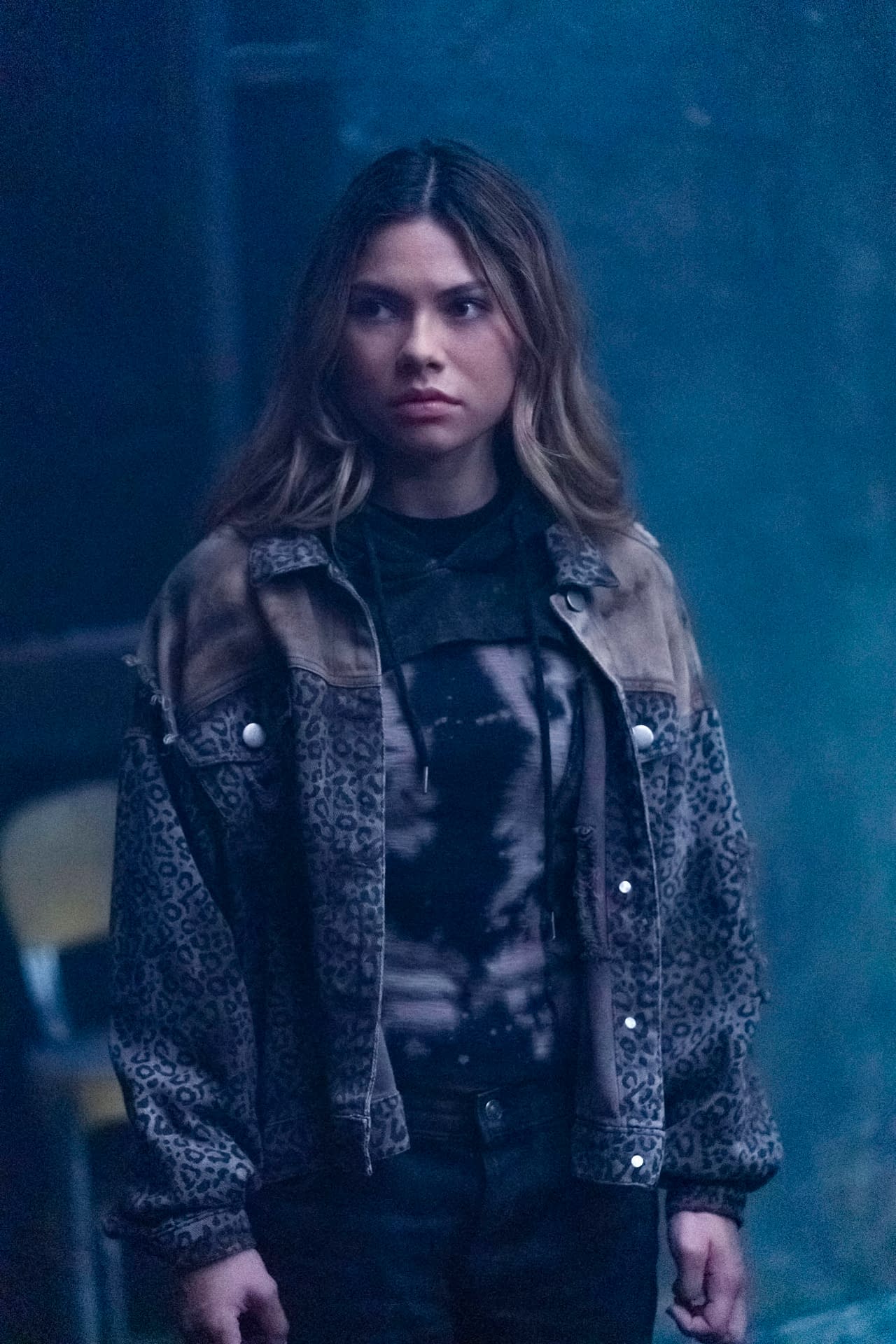 Wolf Pack Key Art: Sarah Michelle Gellar's "En Fuego;" S01E01 Images