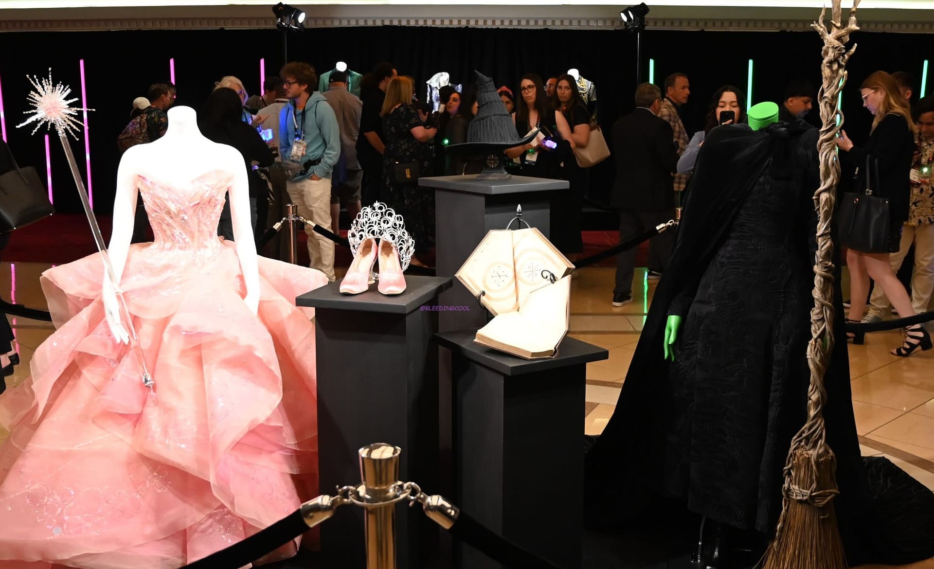 Wicked Costumes On Display At CinemaCon, And They Look Awesome