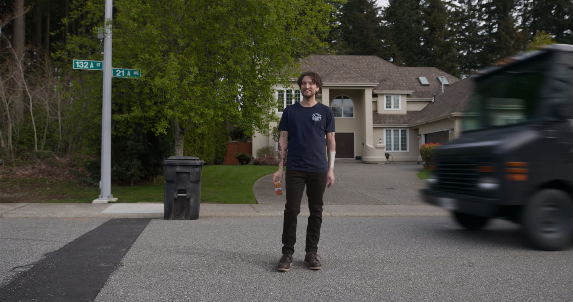 Final Destination: Bloodline Cast on Tattoo Parlor & MRI Scenes