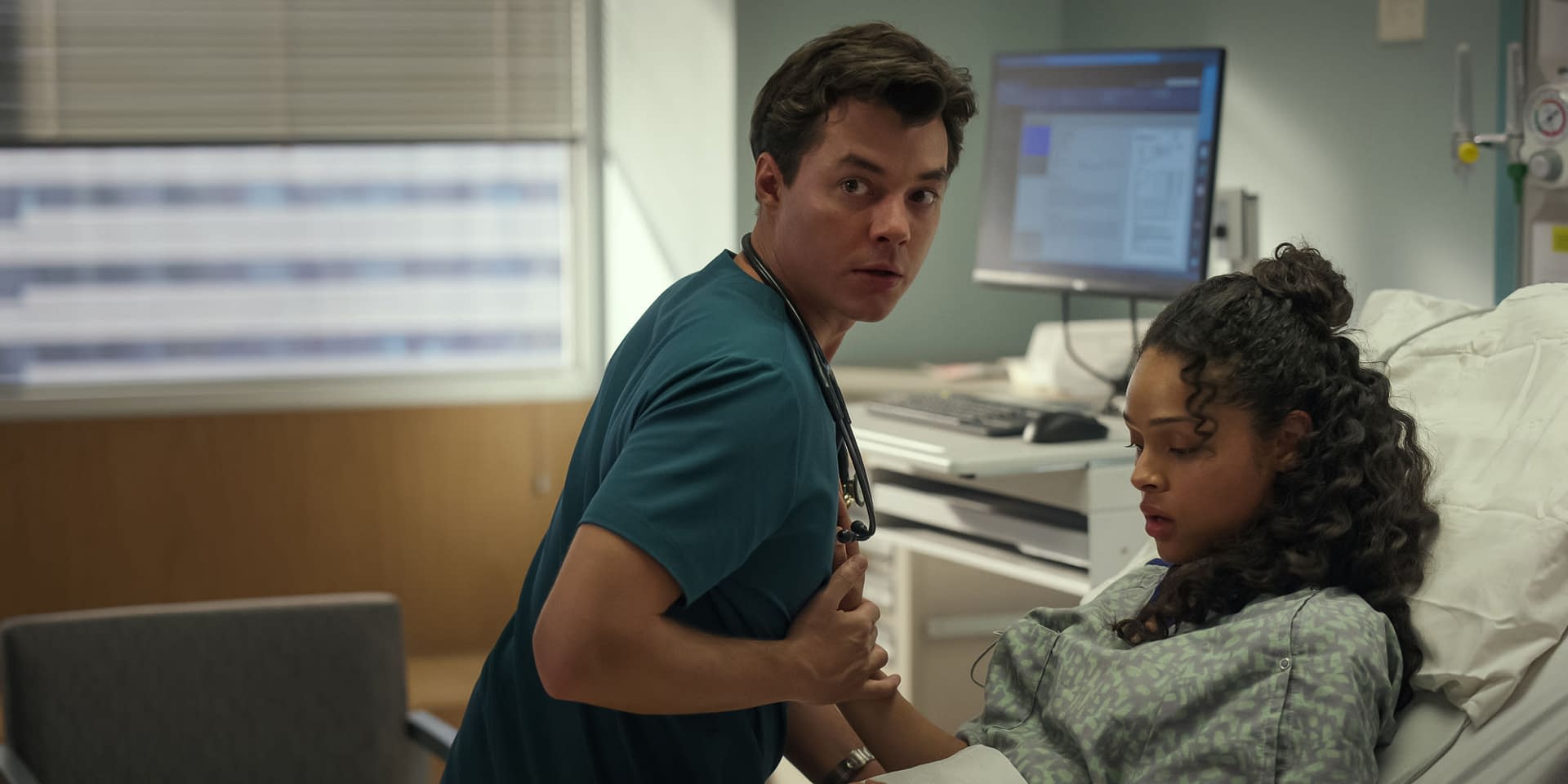 Pulse: Ash Santos on Living Medical Drama Dreams, Zoe Robyn & More