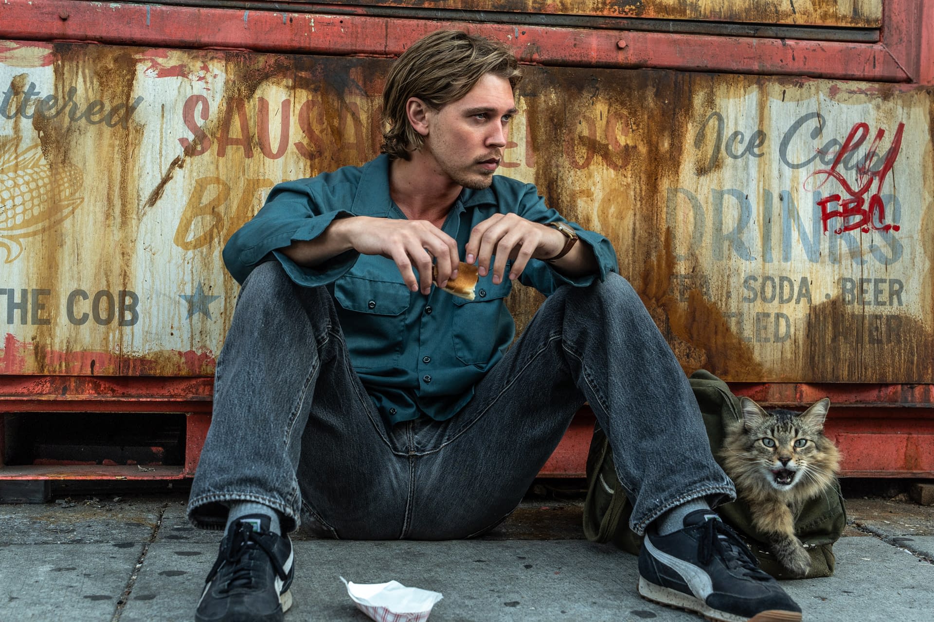 Caught Stealing: Cat Sitting Goes Very Wrong In The Official Trailer