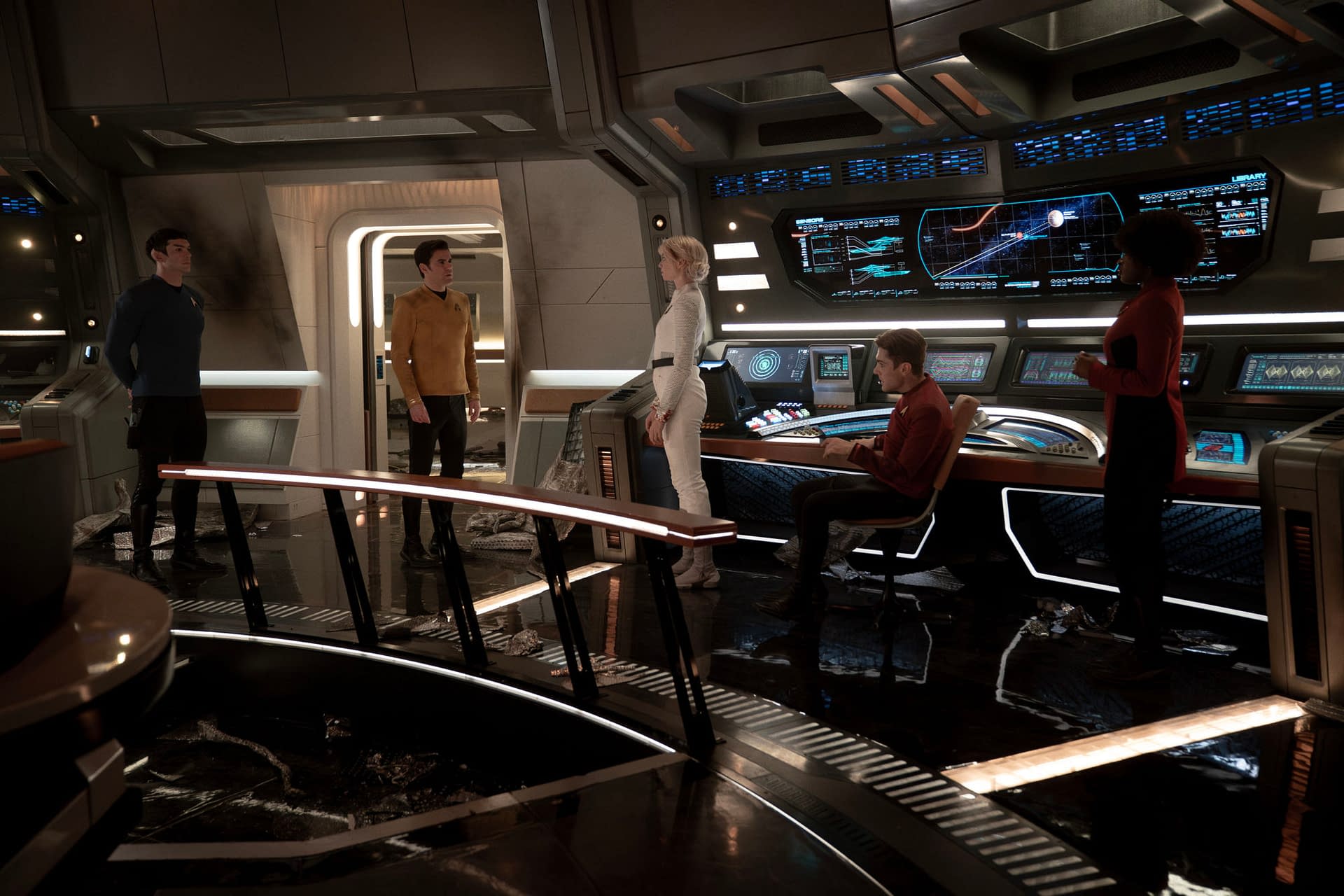 Strange New Worlds Star Ethan Peck on Building Spock/Kirk Relationship