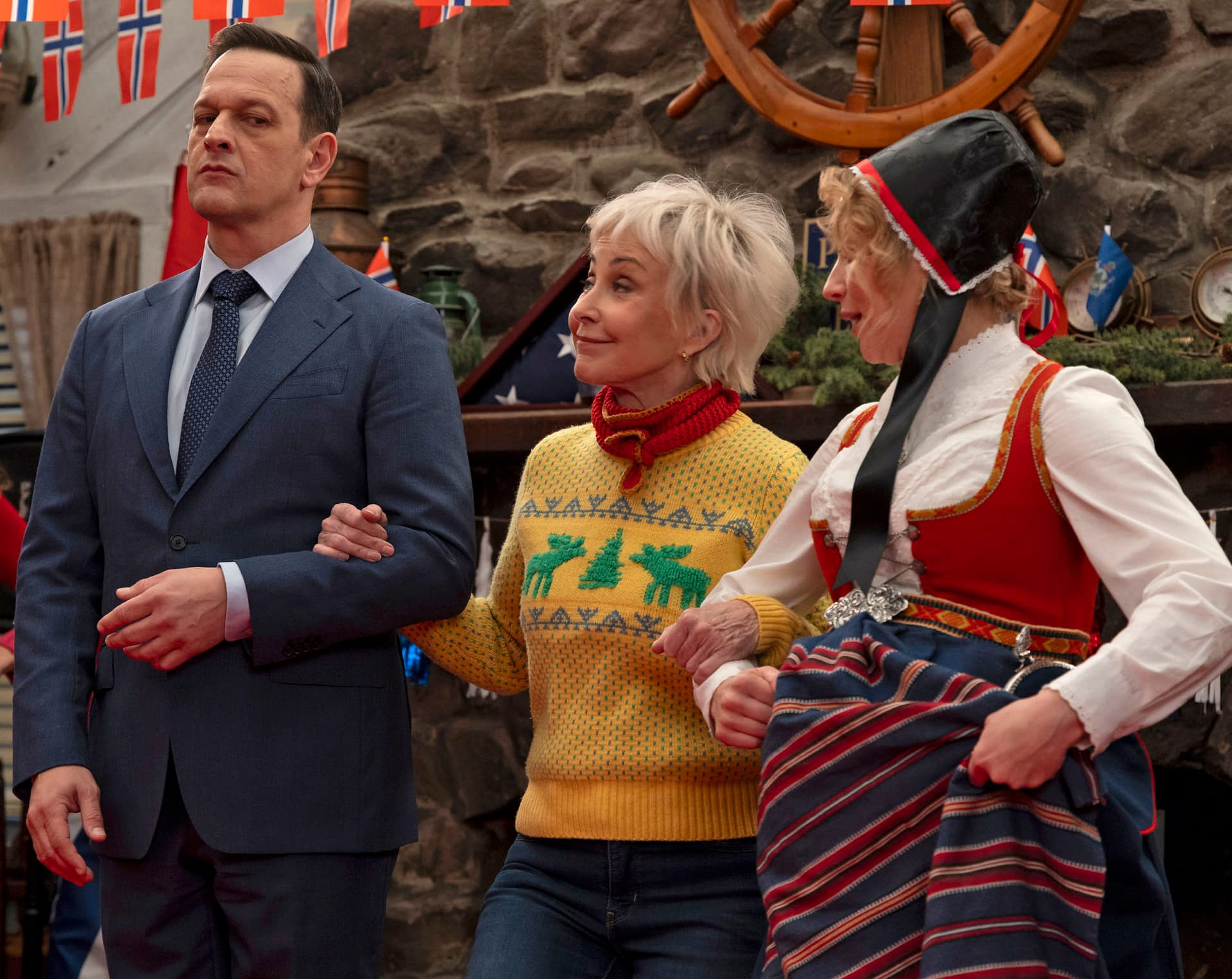 Best Medicine S01E11 "Mind Your Own Buboes" Preview: Town Lockdown